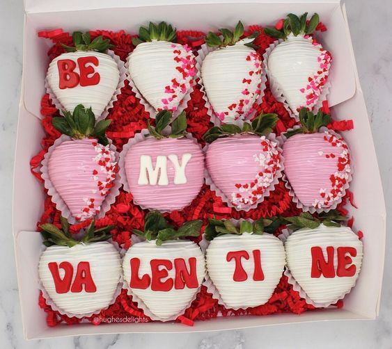 Valentine Chocolate Covered Strawberries Dozen | Eloise Market and Cakery